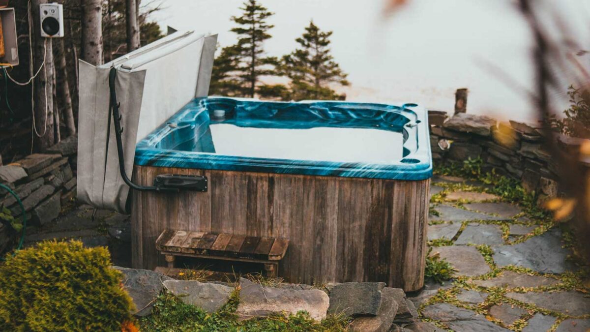 5 Tips for Hiring the Right Hot Tub Removal Service near You | Success ...